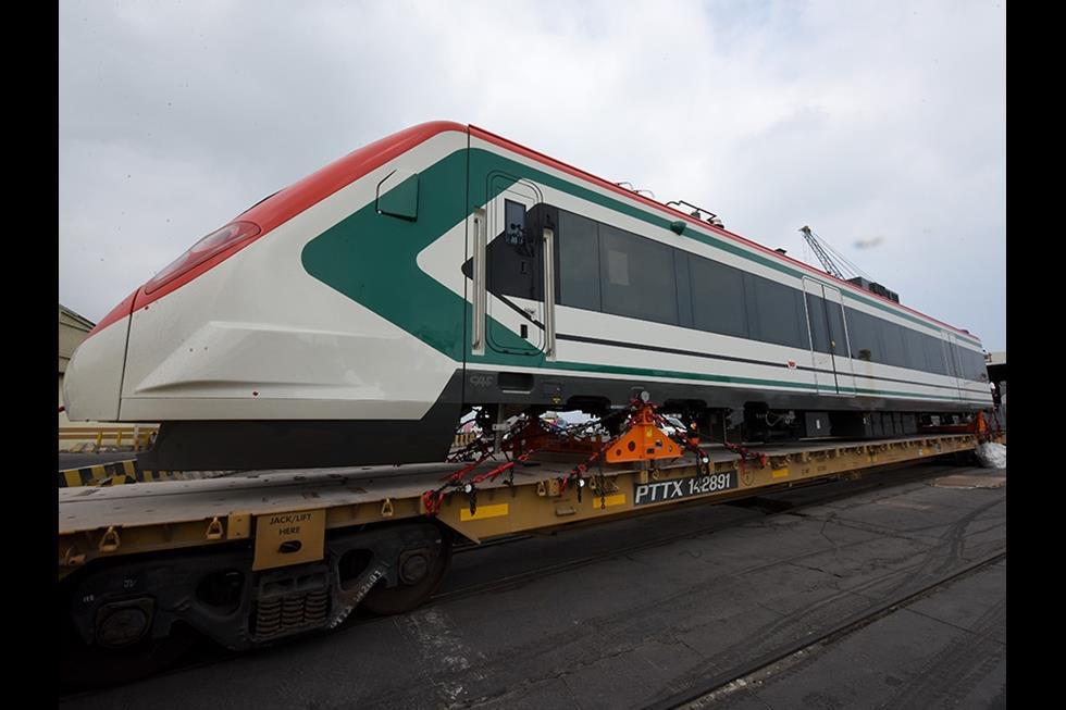 First Toluca line train arrives in Mexico | Metro Report International ...